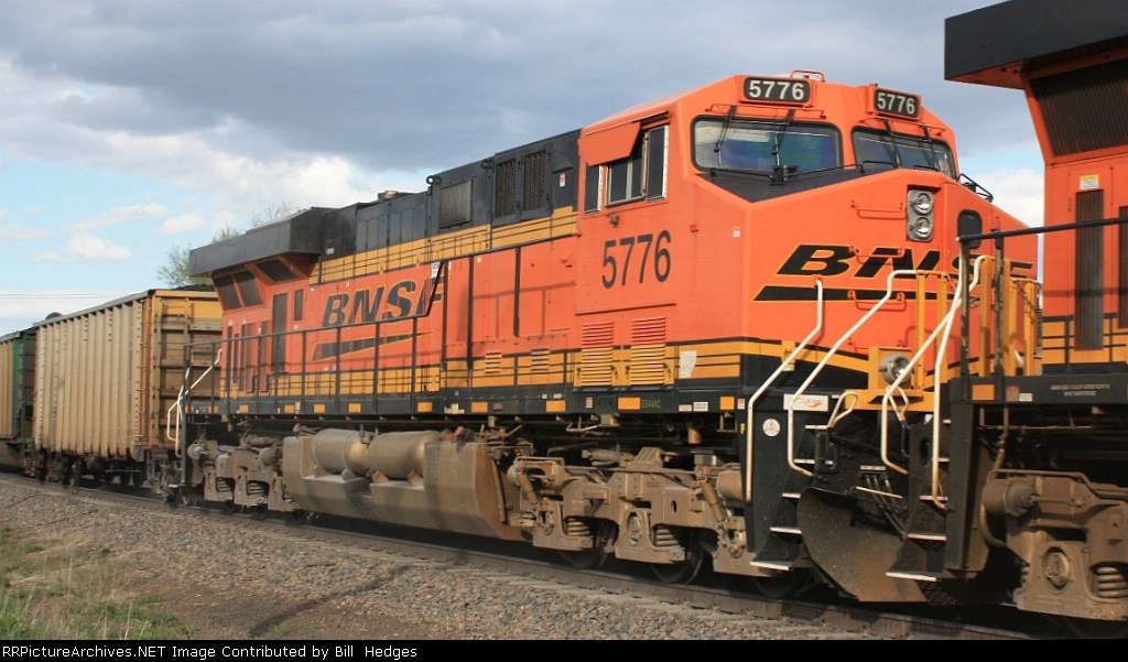 BNSF 5776